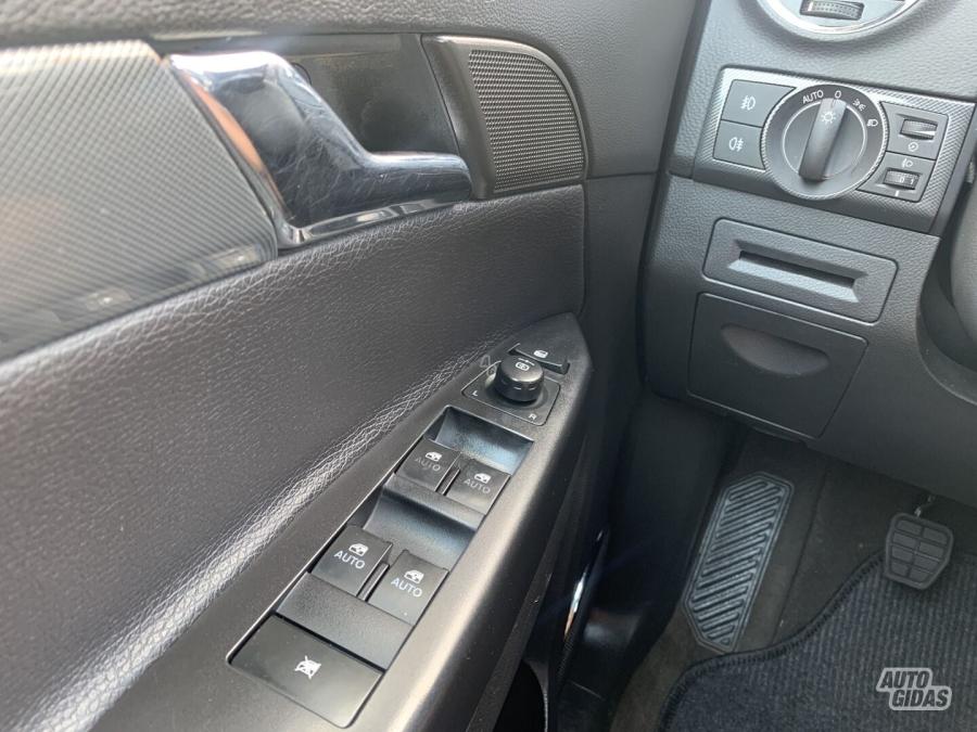 Black Opel Antara 2013 in Kaunas, with an engine capacity of 2.20 L and mileage of 240 thousand km for 5199 €, photo 36 on AUTOMOTO.COM.LV