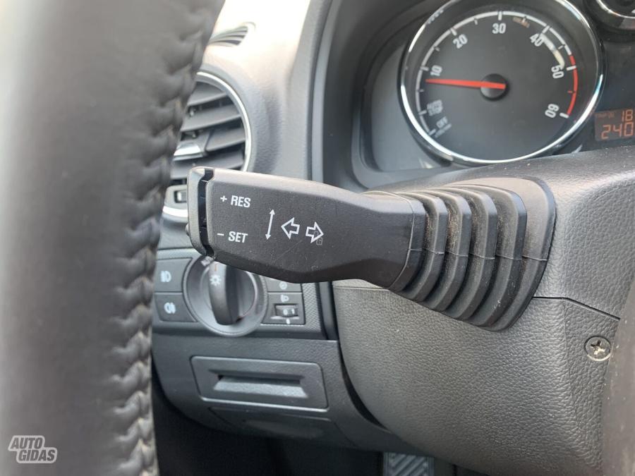 Black Opel Antara 2013 in Kaunas, with an engine capacity of 2.20 L and mileage of 240 thousand km for 5199 €, photo 47 on AUTOMOTO.COM.LV