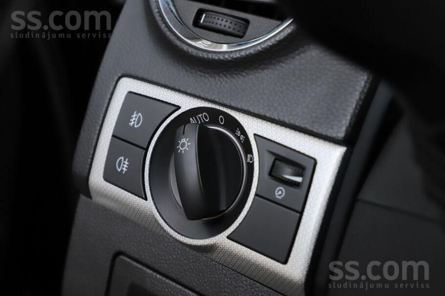 Melns Opel Antara 2013 Tukums, ar dzinēja tilpumu 2.20 L un nobraukumu 232 tūkst. km par 3500 €, foto 14 vietnē AUTOMOTO.COM.LV
