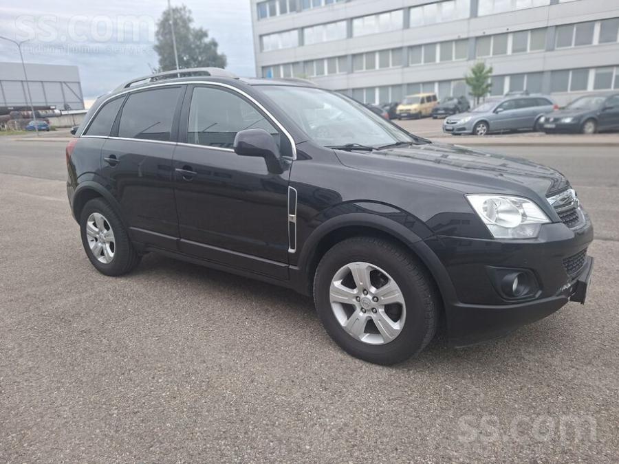 Black Opel Antara 2013 in Daugavpils, with an engine capacity of 2.20 L and mileage of 210 thousand km for 5350 €, photo 4 on AUTOMOTO.COM.LV