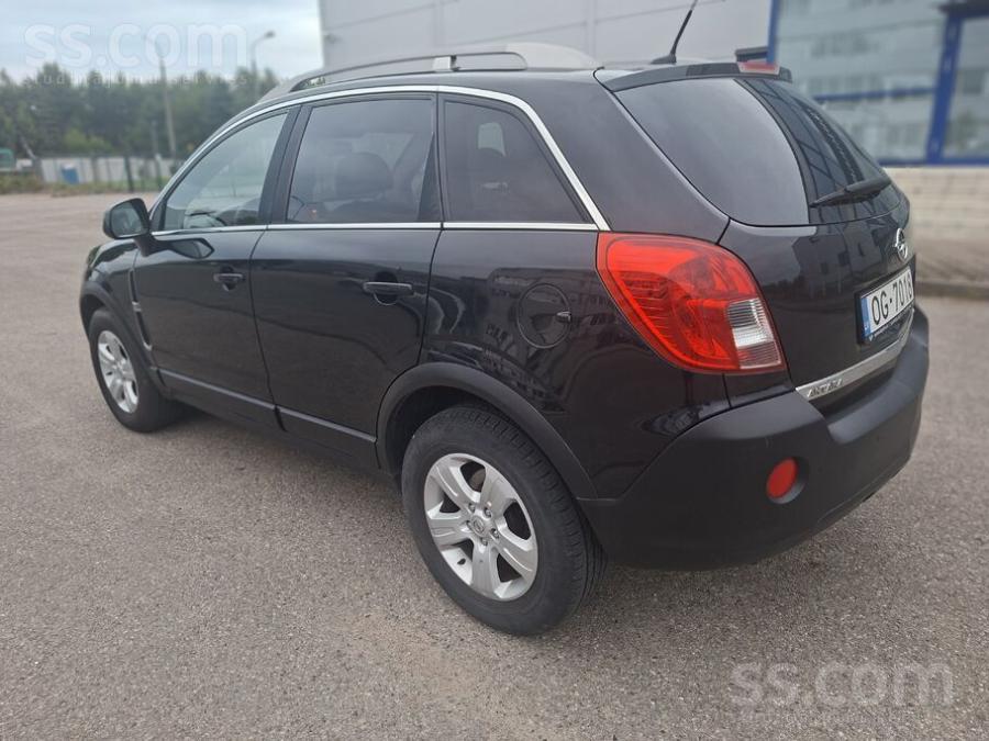 Black Opel Antara 2013 in Daugavpils, with an engine capacity of 2.20 L and mileage of 210 thousand km for 5350 €, photo 6 on AUTOMOTO.COM.LV