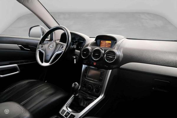Black Opel Antara 2013 in Kaunas, with an engine capacity of 2.20 L and mileage of 276 thousand km for 5590 €, photo 7 on AUTOMOTO.COM.LV