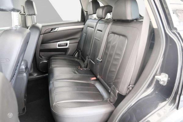 Black Opel Antara 2013 in Kaunas, with an engine capacity of 2.20 L and mileage of 276 thousand km for 5590 €, photo 8 on AUTOMOTO.COM.LV