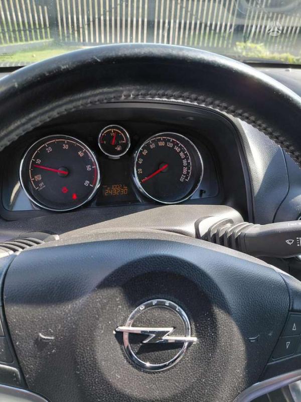 Opel Antara 2013 Pakruojis vietnÄ Melns Opel Antara 2013 Pakruojis, ar dzinÄja tilpumu 2.20 L un nobraukumu 243 tÅ«kst. km par 5300 ā¬, foto 7 vietnÄ AUTOMOTO.COM.LV