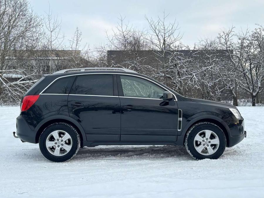 Black Opel Antara 2014 in Siauliai, with an engine capacity of 0.00 L and mileage of 293 thousand km for 4850 €, photo 7 on AUTOMOTO.COM.LV