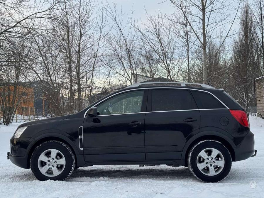 Black Opel Antara 2014 in Siauliai, with an engine capacity of 0.00 L and mileage of 293 thousand km for 4850 €, photo 8 on AUTOMOTO.COM.LV