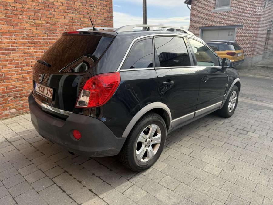 Black Opel Antara 2014 in Kaunas, with an engine capacity of 2.23 L and mileage of 160 thousand km for 4150 €, photo 2 on AUTOMOTO.COM.LV