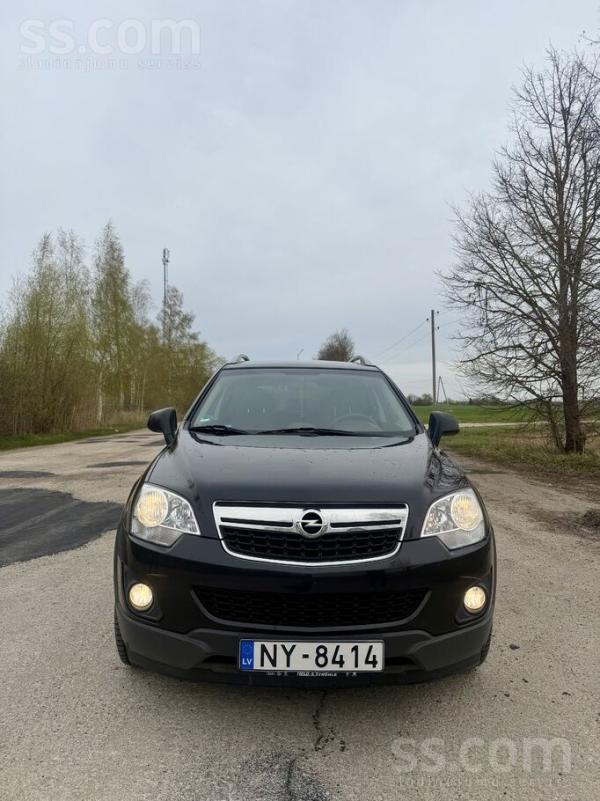 Black Opel Antara 2014 in Bauska, with an engine capacity of 2.20 L and mileage of 206 thousand km for 4500 €, photo 1 on AUTOMOTO.COM.LV