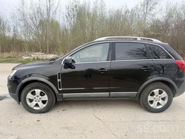 Black Opel Antara 2014 in Bauska, with an engine capacity of 2.20 L and mileage of 206 thousand km for 4500 €, photo 4 on AUTOMOTO.COM.LV