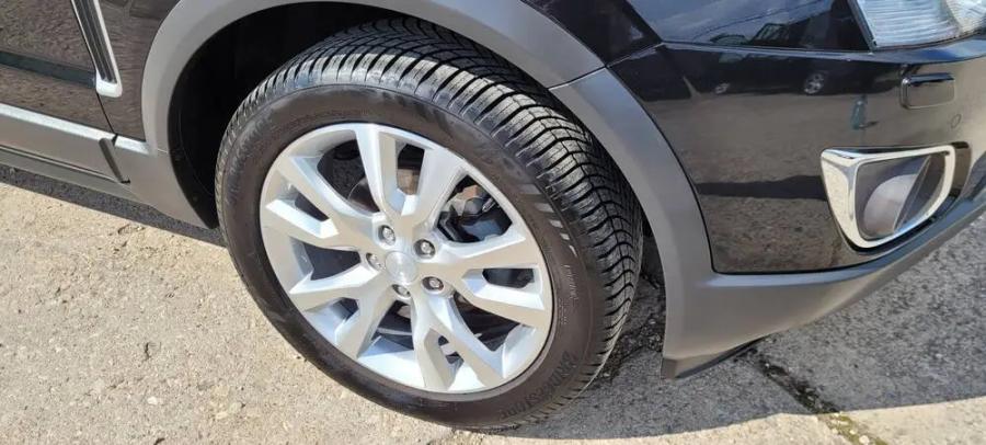 Black Opel Antara 2014 in Riga, with an engine capacity of 2.20 L and mileage of 175 thousand km for 8900 €, photo 14 on AUTOMOTO.COM.LV
