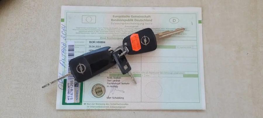 Black Opel Antara 2014 in Riga, with an engine capacity of 2.20 L and mileage of 175 thousand km for 8900 €, photo 28 on AUTOMOTO.COM.LV