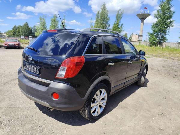 Black Opel Antara 2014 in Pakruojis, with an engine capacity of 2.23 L and mileage of 175 thousand km for 4000 €, photo 3 on AUTOMOTO.COM.LV