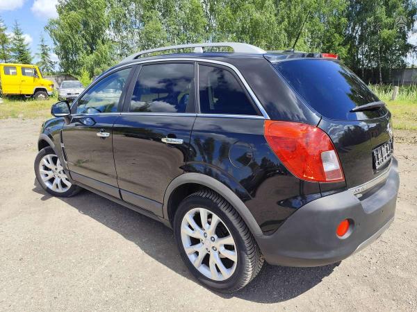Black Opel Antara 2014 in Pakruojis, with an engine capacity of 2.23 L and mileage of 175 thousand km for 4000 €, photo 7 on AUTOMOTO.COM.LV