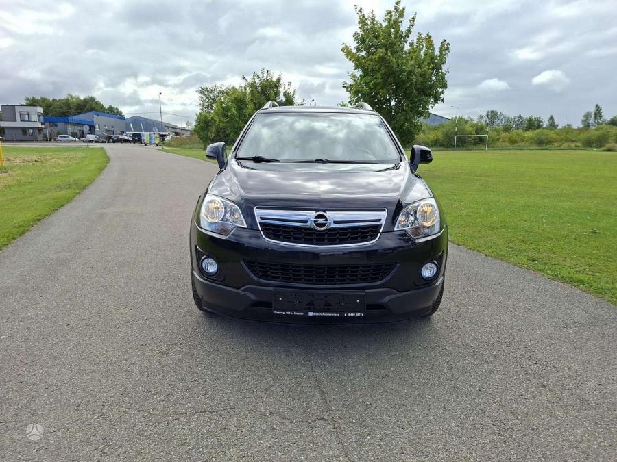 Black Opel Antara 2014 in Siauliai, with an engine capacity of 2.23 L and mileage of 179 thousand km for 5950 €, photo 4 on AUTOMOTO.COM.LV
