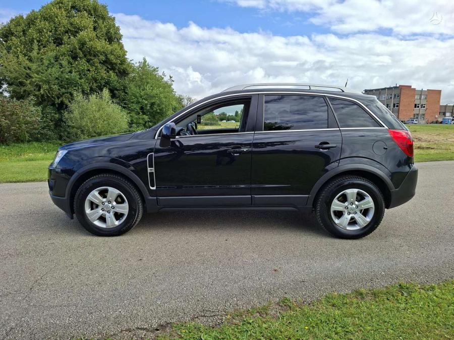 Black Opel Antara 2014 in Siauliai, with an engine capacity of 2.23 L and mileage of 179 thousand km for 5950 €, photo 5 on AUTOMOTO.COM.LV