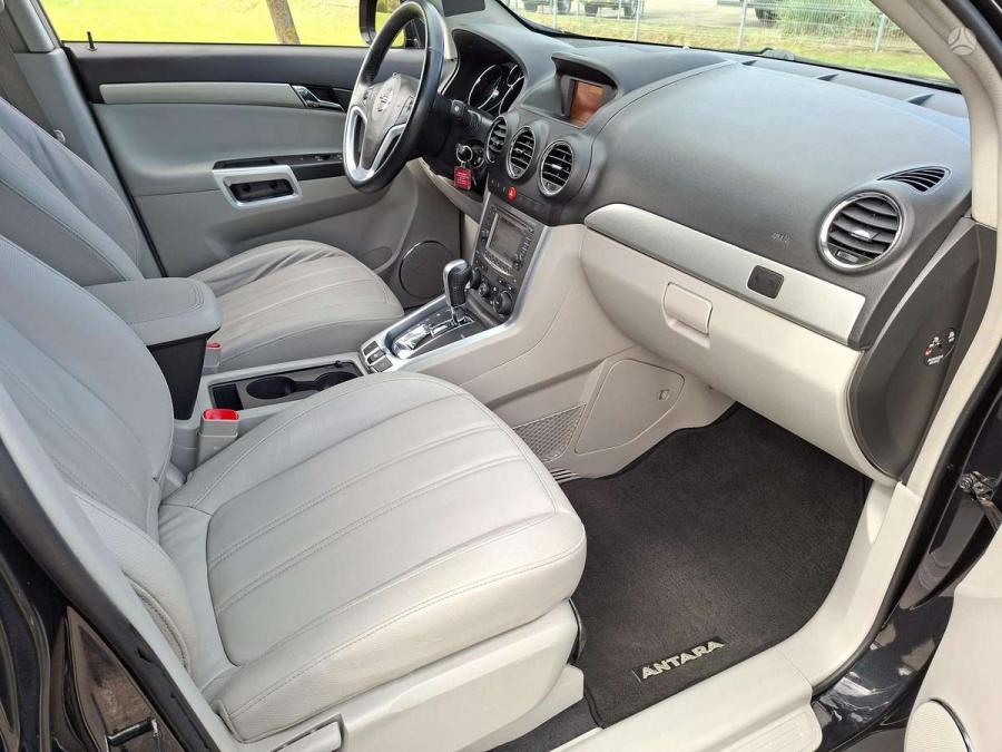 Black Opel Antara 2014 in Siauliai, with an engine capacity of 2.23 L and mileage of 179 thousand km for 5950 €, photo 12 on AUTOMOTO.COM.LV