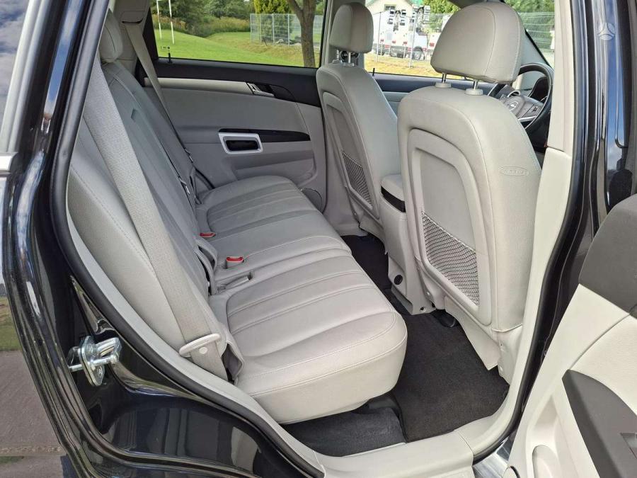 Black Opel Antara 2014 in Siauliai, with an engine capacity of 2.23 L and mileage of 179 thousand km for 5950 €, photo 14 on AUTOMOTO.COM.LV