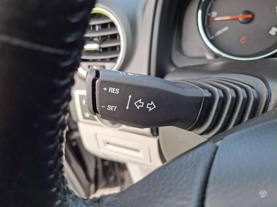 Black Opel Antara 2014 in Siauliai, with an engine capacity of 2.23 L and mileage of 179 thousand km for 5950 €, photo 16 on AUTOMOTO.COM.LV