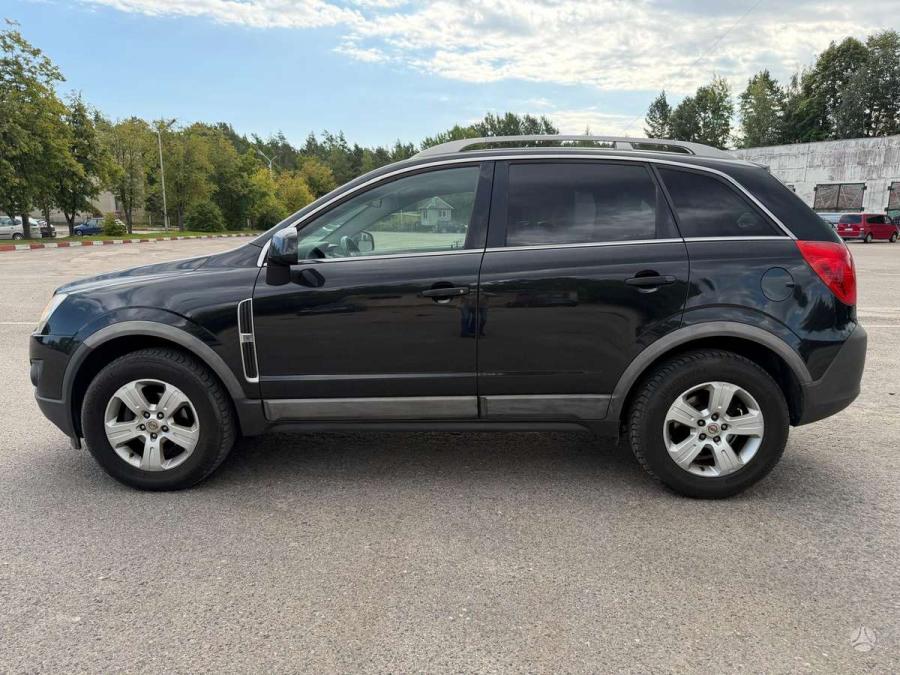 Black Opel Antara 2014 in Raseiniai, with an engine capacity of 2.23 L and mileage of 233 thousand km for 4300 €, photo 3 on AUTOMOTO.COM.LV