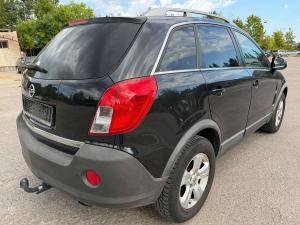 Black Opel Antara 2014 in Raseiniai, with an engine capacity of 2.23 L and mileage of 233 thousand km for 4300 €, photo 6 on AUTOMOTO.COM.LV