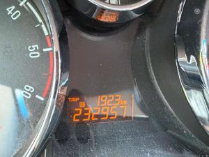 Black Opel Antara 2014 in Raseiniai, with an engine capacity of 2.23 L and mileage of 233 thousand km for 4300 €, photo 13 on AUTOMOTO.COM.LV