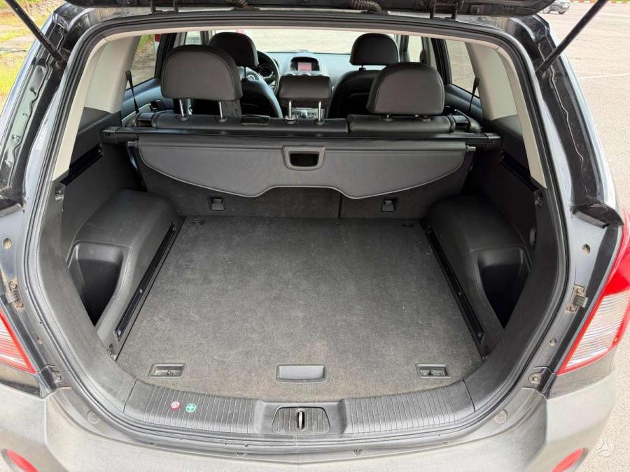Black Opel Antara 2014 in Raseiniai, with an engine capacity of 2.23 L and mileage of 233 thousand km for 4300 €, photo 17 on AUTOMOTO.COM.LV