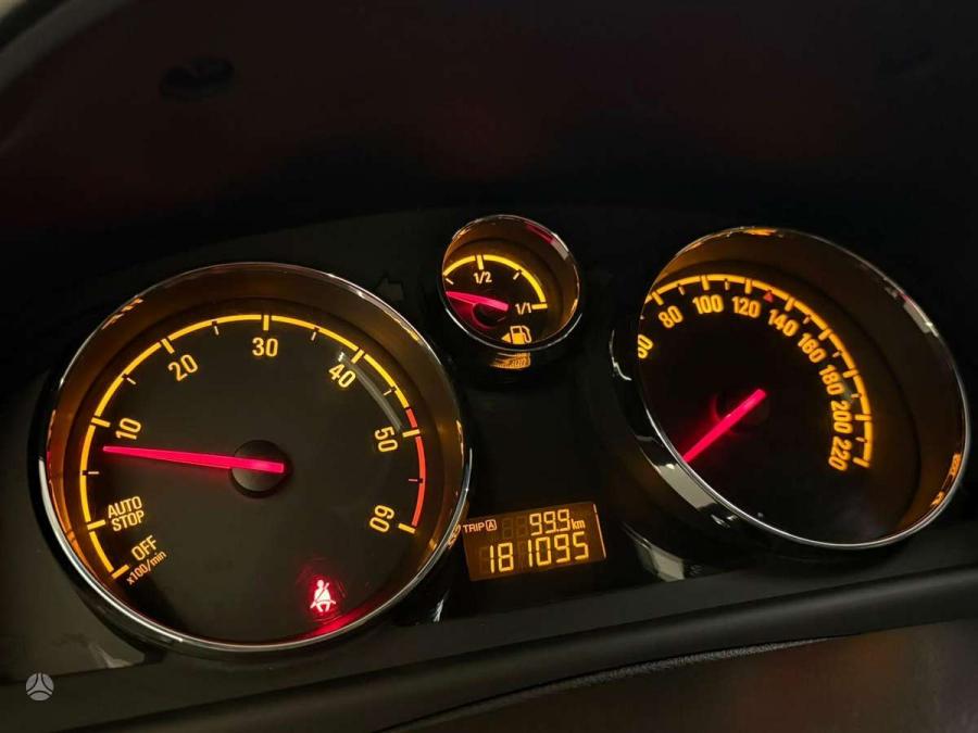 Melns Opel Antara 2014 Marijampole, ar dzinēja tilpumu 2.23 L un nobraukumu 181 tūkst. km par 5450 €, foto 7 vietnē AUTOMOTO.COM.LV