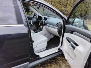 Black Opel Antara 2015 in Riga, with an engine capacity of 2.20 L and mileage of 119 thousand km for 6996 €, photo 9 on AUTOMOTO.COM.LV
