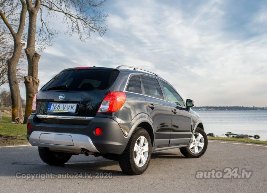 Black Opel Antara 2015 in Tallinn, with an engine capacity of 2.20 L and mileage of 278 thousand km for 7900 €, photo 4 on AUTOMOTO.COM.LV