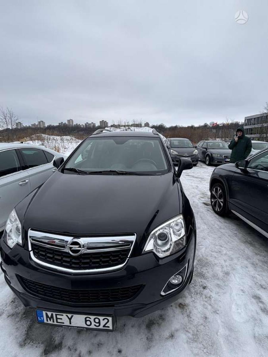 Black Opel Antara 2015 in Kaunas, with an engine capacity of 2.23 L and mileage of 153 thousand km for 6700 €, photo 1 on AUTOMOTO.COM.LV
