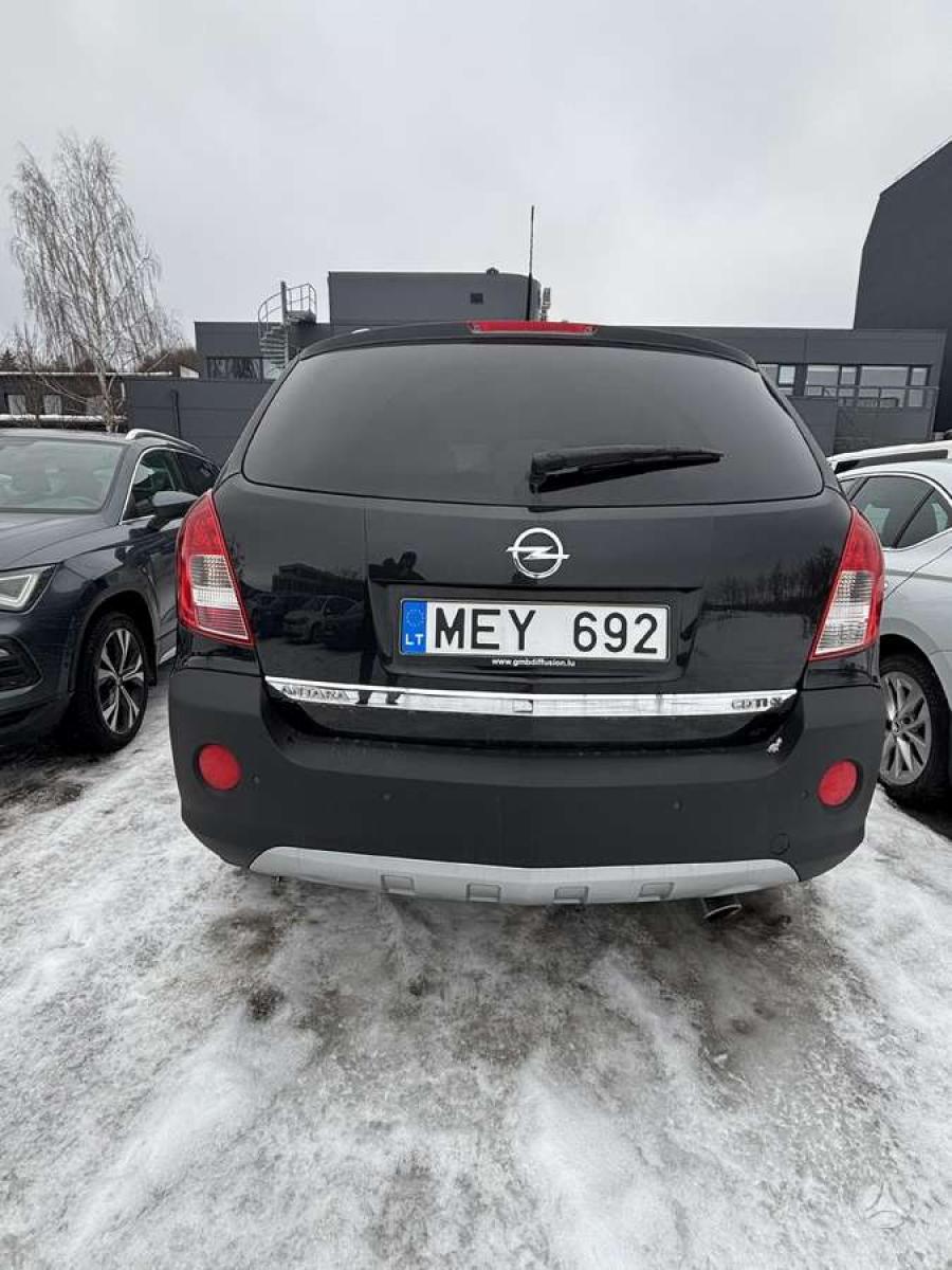 Black Opel Antara 2015 in Kaunas, with an engine capacity of 2.23 L and mileage of 153 thousand km for 6700 €, photo 5 on AUTOMOTO.COM.LV