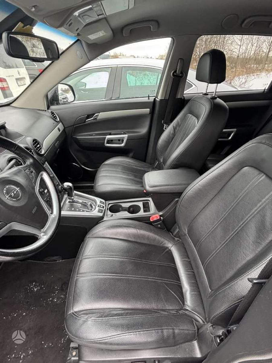 Black Opel Antara 2015 in Kaunas, with an engine capacity of 2.23 L and mileage of 153 thousand km for 6700 €, photo 7 on AUTOMOTO.COM.LV