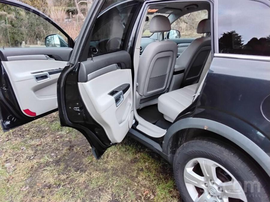 Melns Opel Antara 2015 Rīga, ar dzinēja tilpumu 2.20 L un nobraukumu 119 tūkst. km par 5757 €, foto 9 vietnē AUTOMOTO.COM.LV