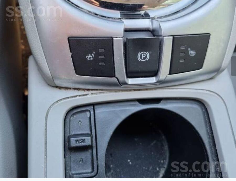 Melns Opel Antara 2015 Rīga, ar dzinēja tilpumu 2.20 L un nobraukumu 119 tūkst. km par 5757 €, foto 24 vietnē AUTOMOTO.COM.LV