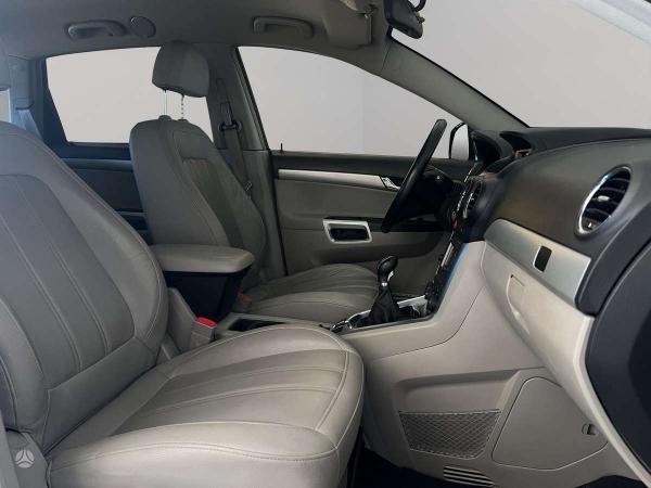 Black Opel Antara 2016 in Kaunas, with an engine capacity of 2.20 L and mileage of 115 thousand km for 7299 €, photo 8 on AUTOMOTO.COM.LV