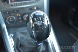 Black Opel Antara 2017 in Kuldiga, with an engine capacity of 2.00 L and mileage of 0 thousand km for 7990 €, photo 10 on AUTOMOTO.COM.LV