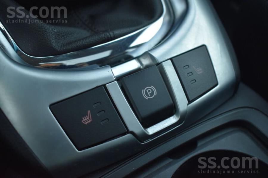 Black Opel Antara 2017 in Kuldiga, with an engine capacity of 2.00 L and mileage of 0 thousand km for 7990 €, photo 11 on AUTOMOTO.COM.LV
