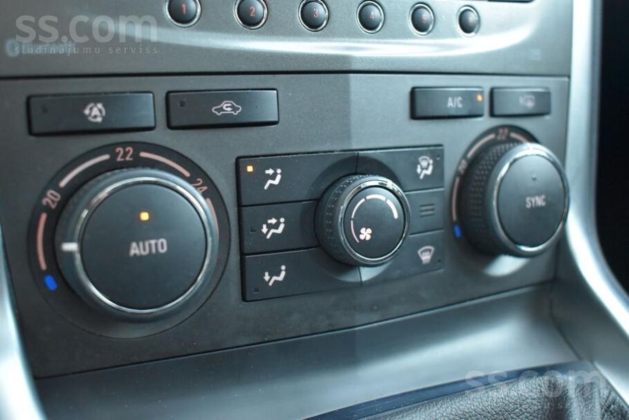 Black Opel Antara 2017 in Kuldiga, with an engine capacity of 2.00 L and mileage of 0 thousand km for 7990 €, photo 12 on AUTOMOTO.COM.LV