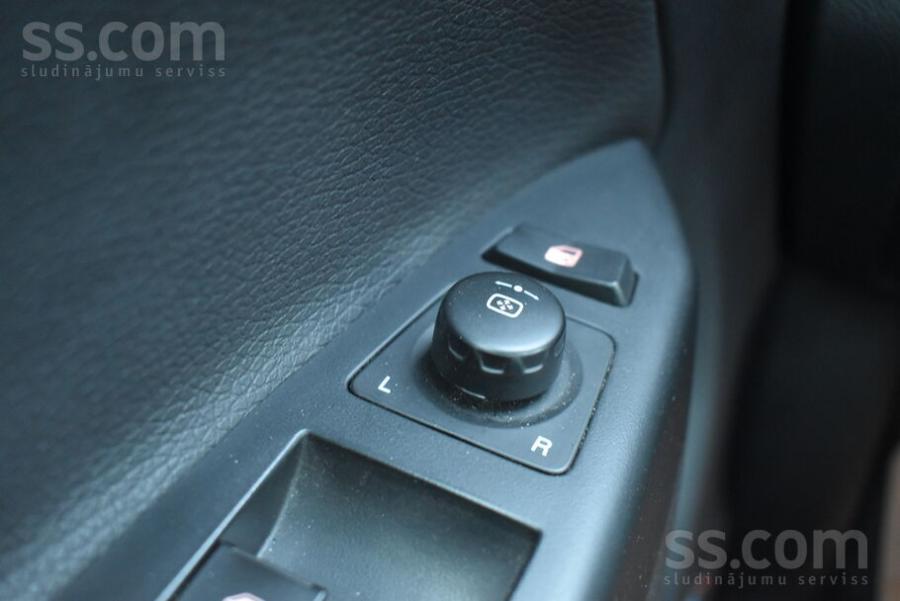 Black Opel Antara 2017 in Kuldiga, with an engine capacity of 2.00 L and mileage of 0 thousand km for 7990 €, photo 21 on AUTOMOTO.COM.LV