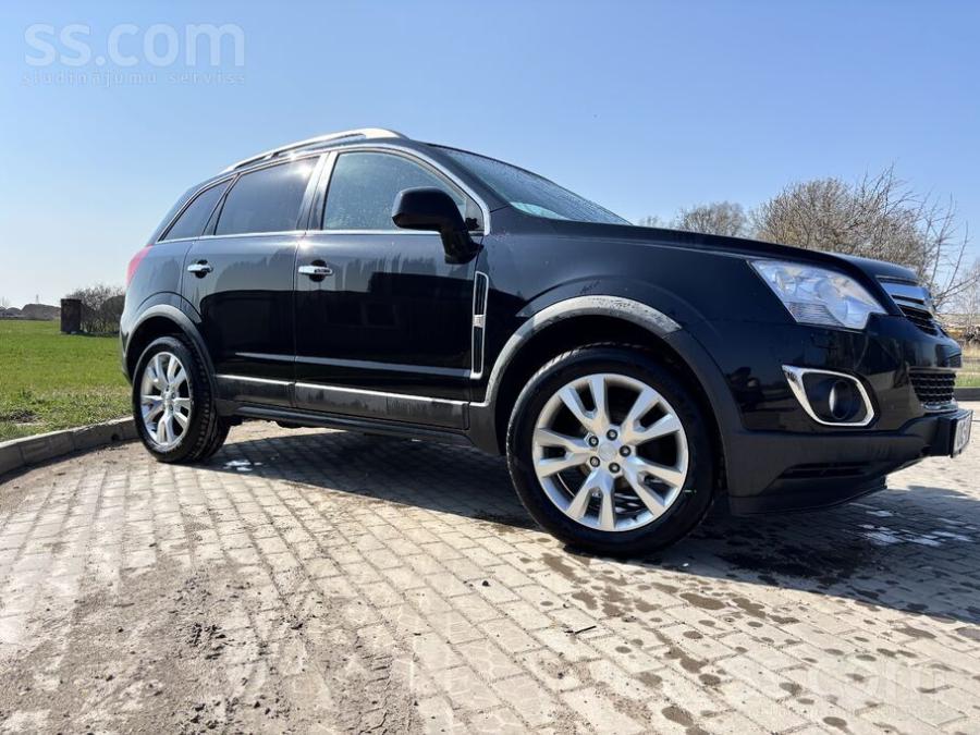 Black Opel Antara 2017 in Saldus, with an engine capacity of 2.00 L and mileage of 277 thousand km for 8500 €, photo 4 on AUTOMOTO.COM.LV