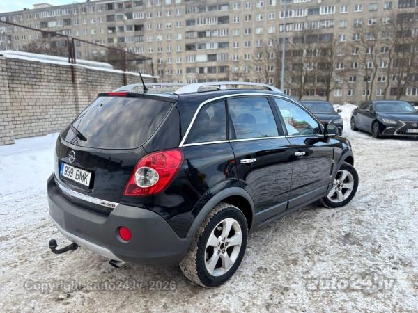 Black Opel Antara 2007 in Tallinn, with an engine capacity of 2.00 L and mileage of 292 thousand km for 3499 €, photo 2 on AUTOMOTO.COM.LV