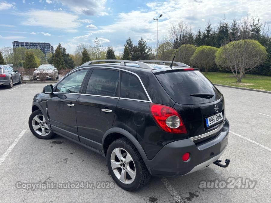 Black Opel Antara 2007 in Tallinn, with an engine capacity of 2.00 L and mileage of 292 thousand km for 2499 €, photo 3 on AUTOMOTO.COM.LV