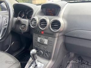 Black Opel Antara 2007 in Tallinn, with an engine capacity of 2.00 L and mileage of 292 thousand km for 2499 €, photo 10 on AUTOMOTO.COM.LV