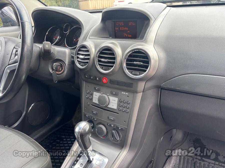 Black Opel Antara 2007 in Tallinn, with an engine capacity of 2.00 L and mileage of 292 thousand km for 2499 €, photo 10 on AUTOMOTO.COM.LV