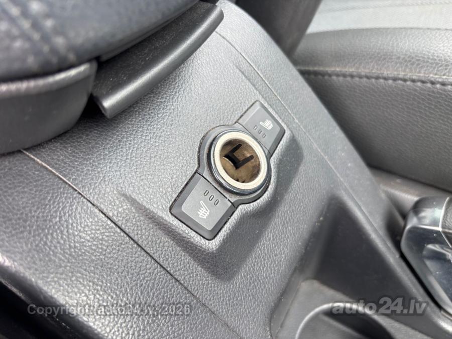Black Opel Antara 2007 in Tallinn, with an engine capacity of 2.00 L and mileage of 292 thousand km for 2499 €, photo 11 on AUTOMOTO.COM.LV