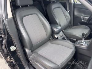 Black Opel Antara 2007 in Tallinn, with an engine capacity of 2.00 L and mileage of 292 thousand km for 2499 €, photo 12 on AUTOMOTO.COM.LV