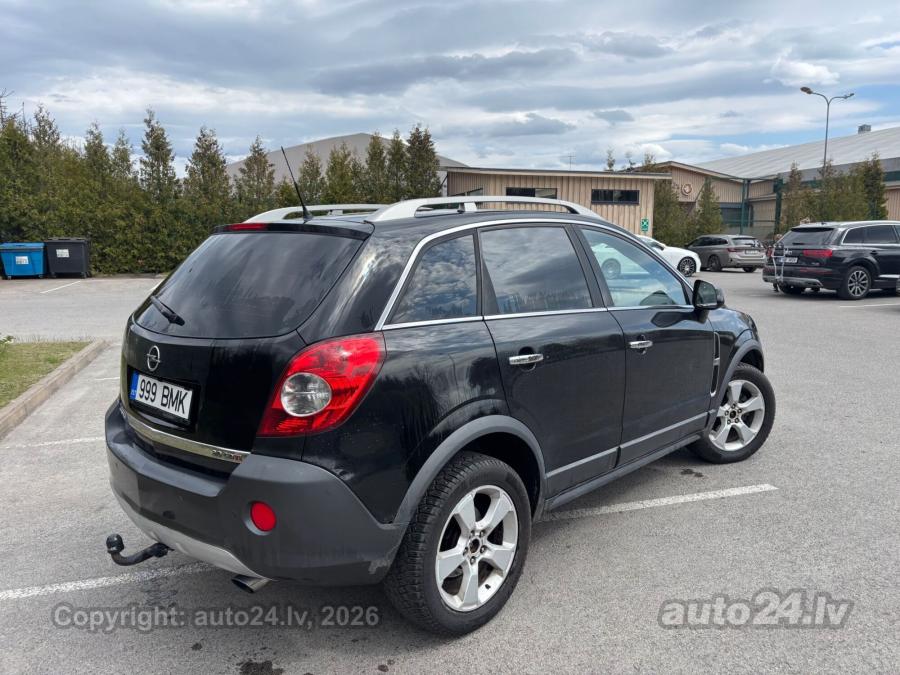 Black Opel Antara 2007 in Tallinn, with an engine capacity of 2.00 L and mileage of 292 thousand km for 2499 €, photo 5 on AUTOMOTO.COM.LV