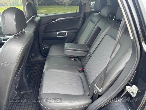 Black Opel Antara 2007 in Tallinn, with an engine capacity of 2.00 L and mileage of 292 thousand km for 2499 €, photo 7 on AUTOMOTO.COM.LV