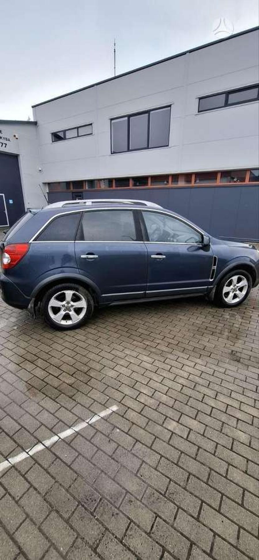 Blue Opel Antara 2007 in Mazeikiai, with an engine capacity of 1.99 L and mileage of 323 thousand km for 3200 €, photo 5 on AUTOMOTO.COM.LV