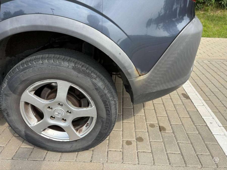 Blue Opel Antara 2007 in Vilnius, with an engine capacity of 1.99 L and mileage of 213 thousand km for 2200 €, photo 11 on AUTOMOTO.COM.LV